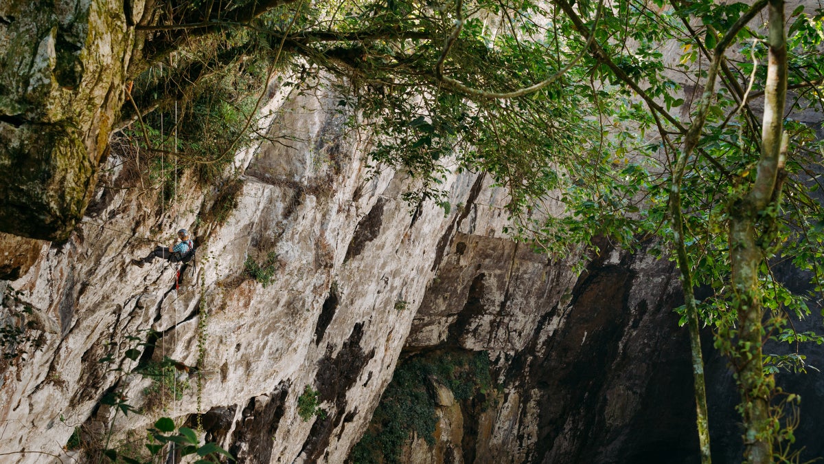 Exploring Mexico’s Caves—Some of the Deepest Pits in the World ...