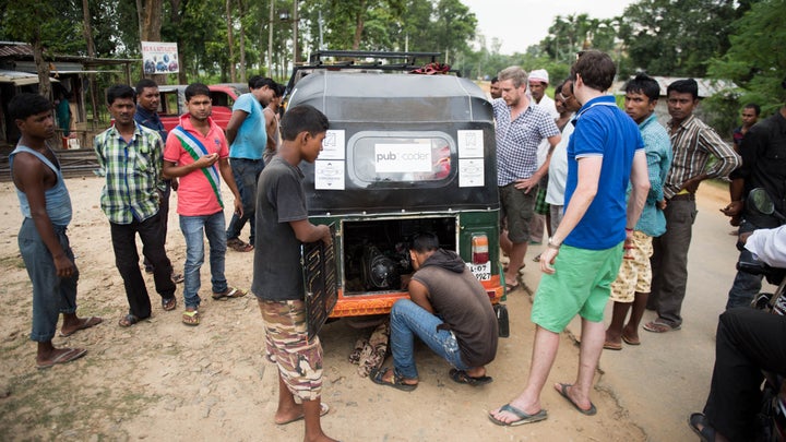 3 Wheels and 7 Horsepower in Mad Rickshaw Race Across India - Outside ...