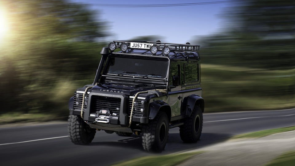 Land Rover Defender Spectre Edition