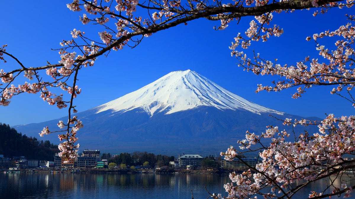 6 Iconic Hikes You Should Do Before You Die