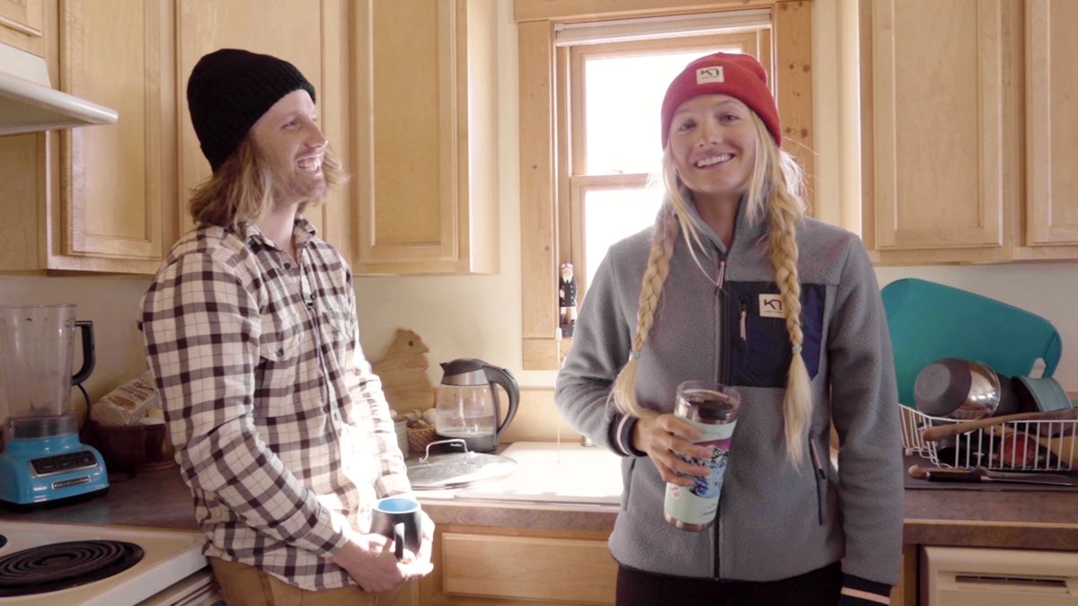 Artists Rachel Pohl and Charles Post Make a Pizza