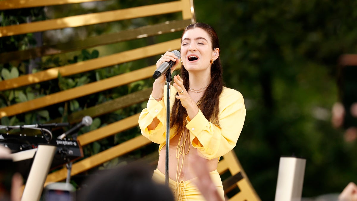 Lorde’s ‘Solar Power’ Is All About Reconnecting with Nature