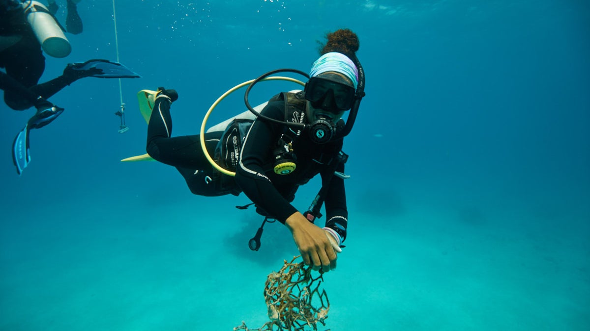 The Trash Divers Protecting America’s Best-Loved Lakes