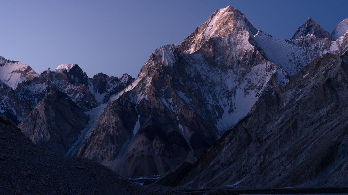 This Climber Just Scaled All of the 8,000-Meter Peaks, Again