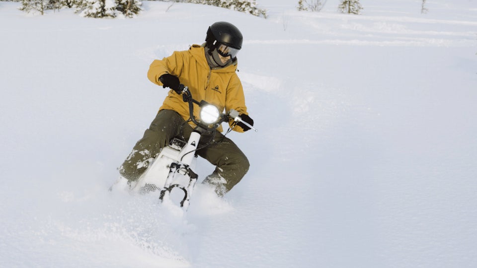 These Electric Snowbikes Are a Great Alternative to Snowmobiles