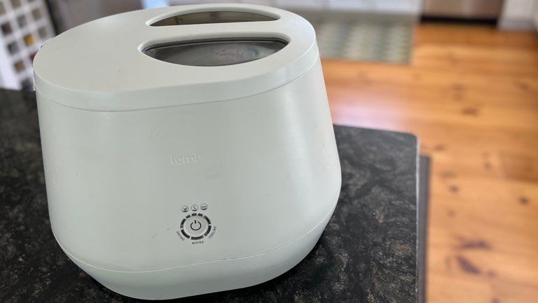 The Lomi Home Composter Nixes Food Waste