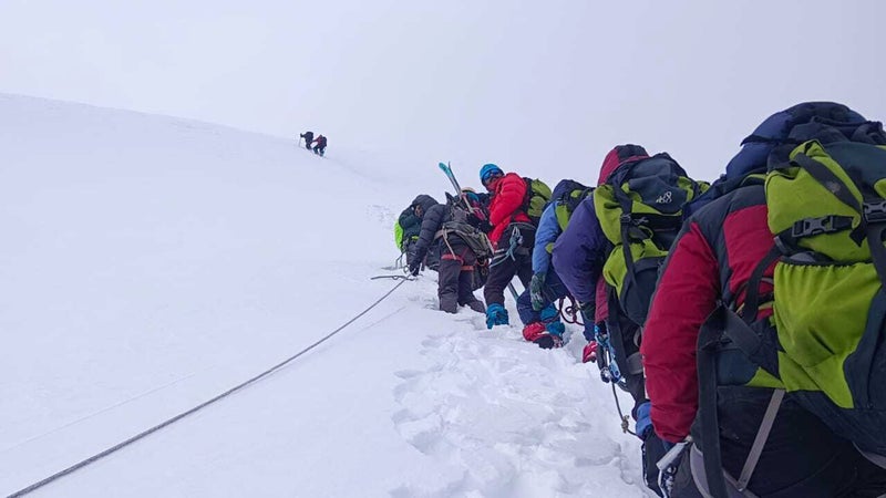 29 People Died in One of the Worst Mountaineering Accidents in History ...