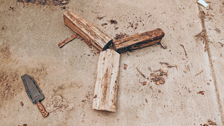 How to Build a Campfire the Right Way