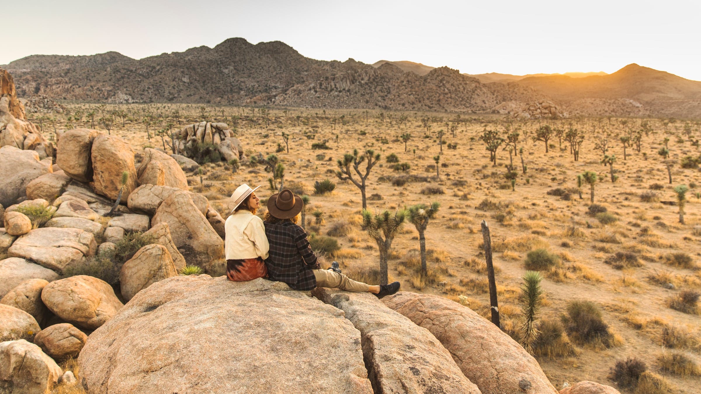 18 Romantic Getaways for Seriously Outdoorsy Couples