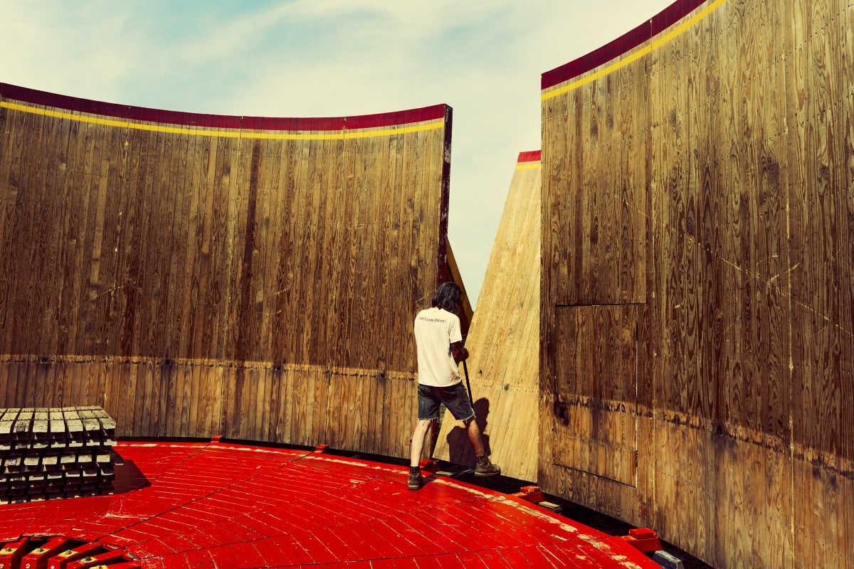 The Wall of Death Is Still Alive, Thanks to These Devoted Riders ...