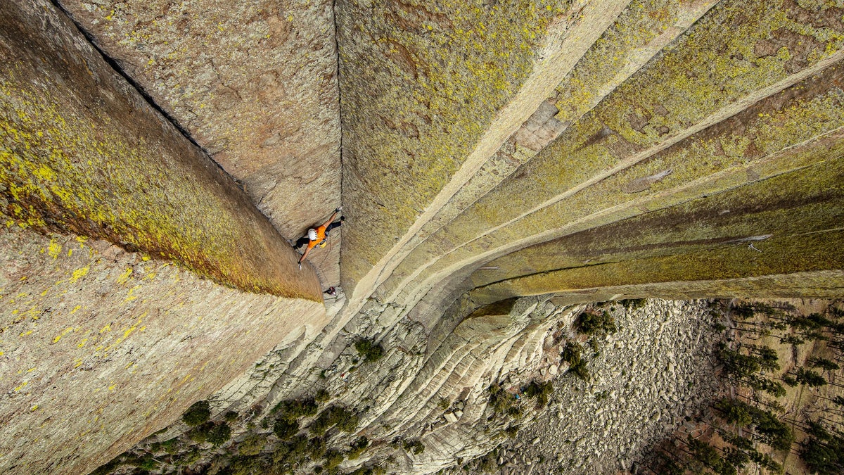 Hardest Ascent of Devils Tower by a Blind Climber- Outside Online