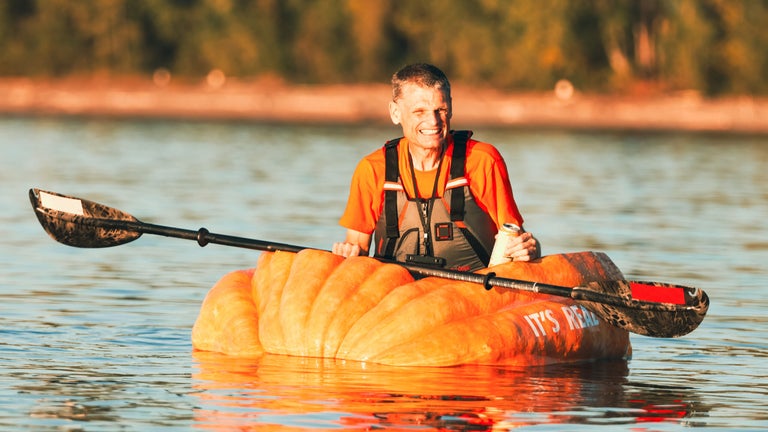 There's a New Guinness World Record for Paddling a Pumpkin