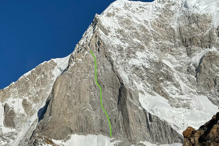 How Two Stranded Climbers Survived for Three Days in the Himalayas