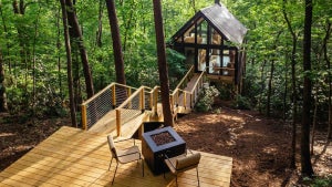 The 9 Best Treehouse Vacation Rentals You’ll Ever Stay At