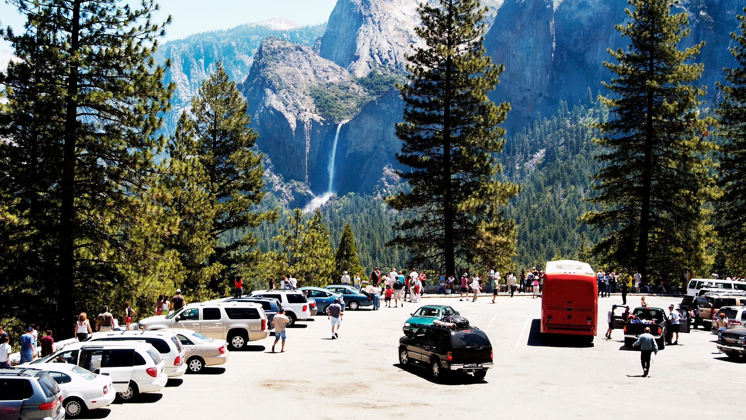 Yosemite National Park Crowds and Parking Tips for Summer 2026