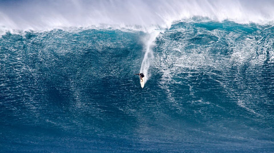 Big-Wave Paddle Battle