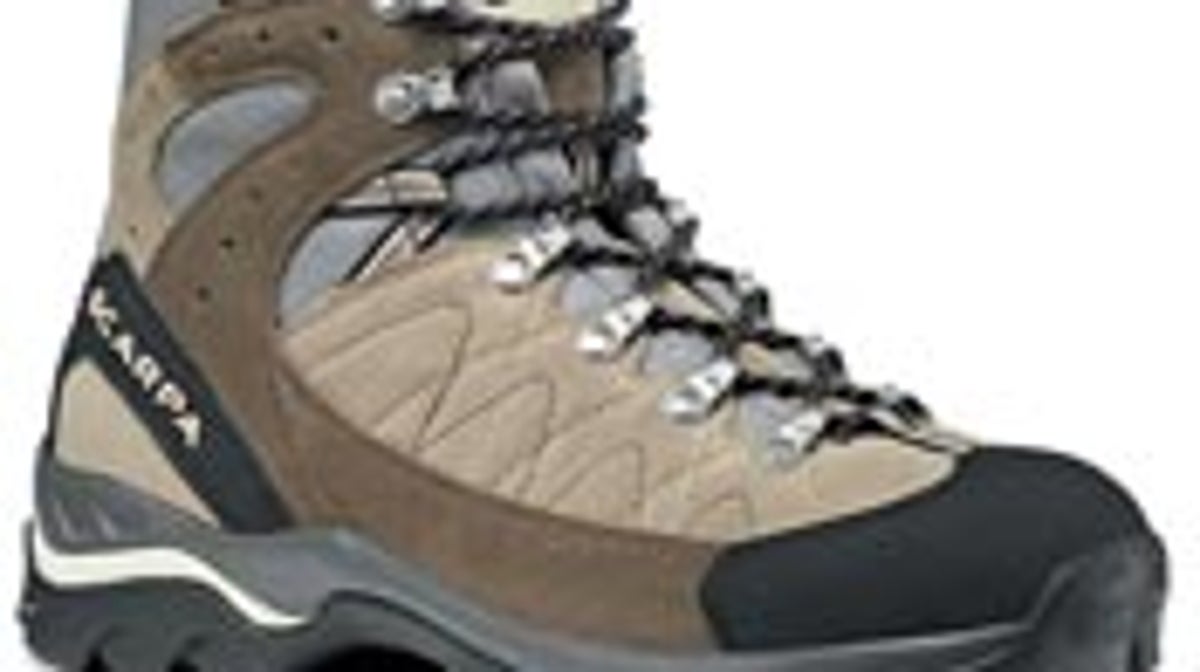 Which boot should I choose to hike the AT?