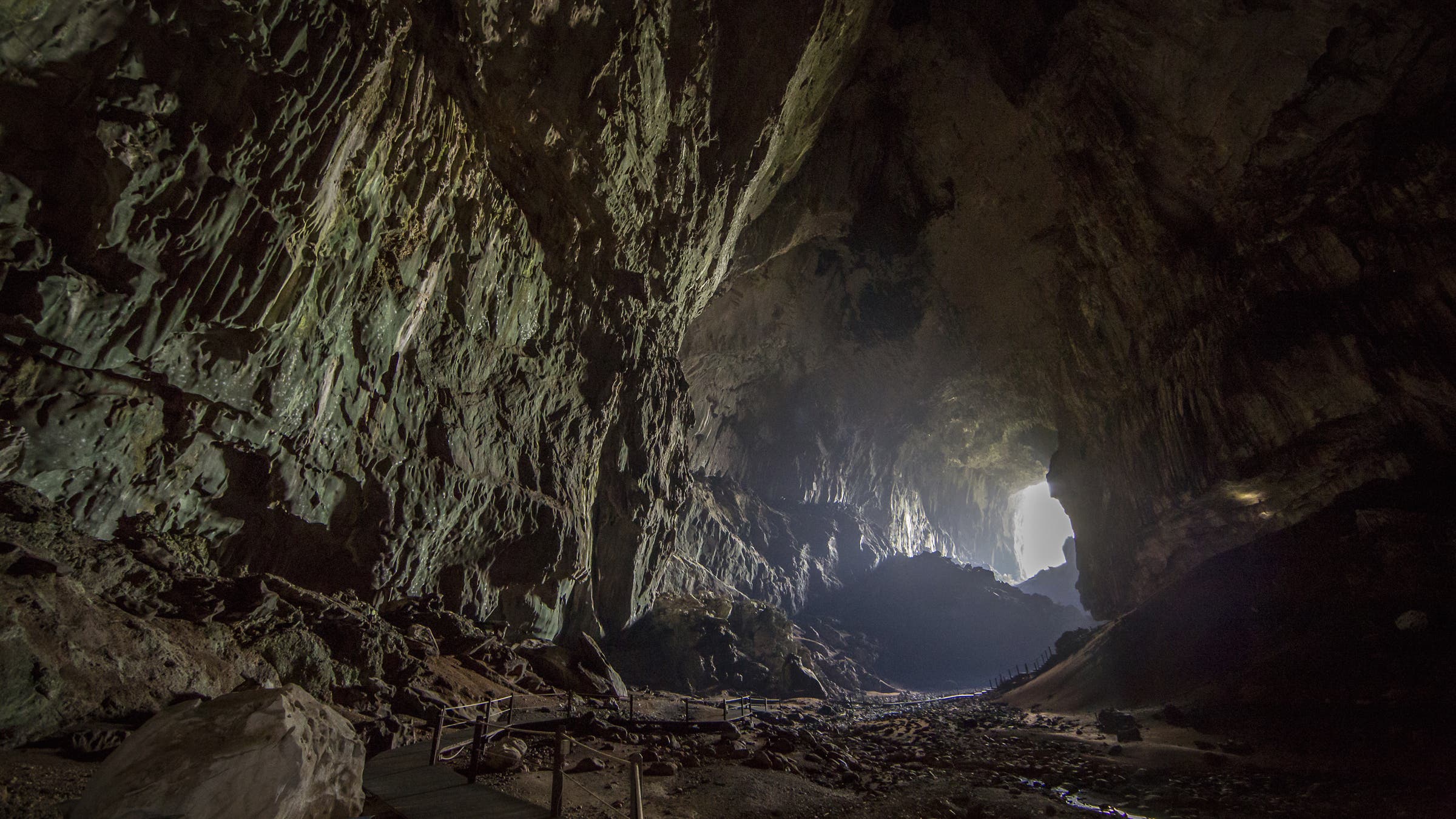 Cave in China Now Considered World's Largest