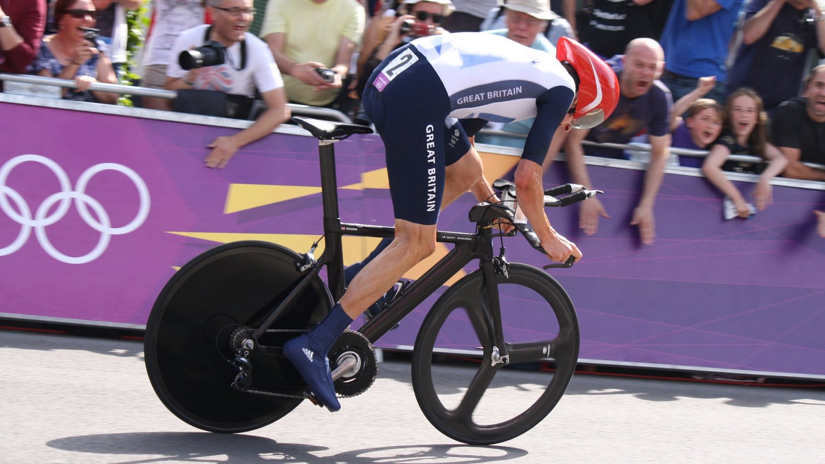 Wiggins Breaks Hour Record